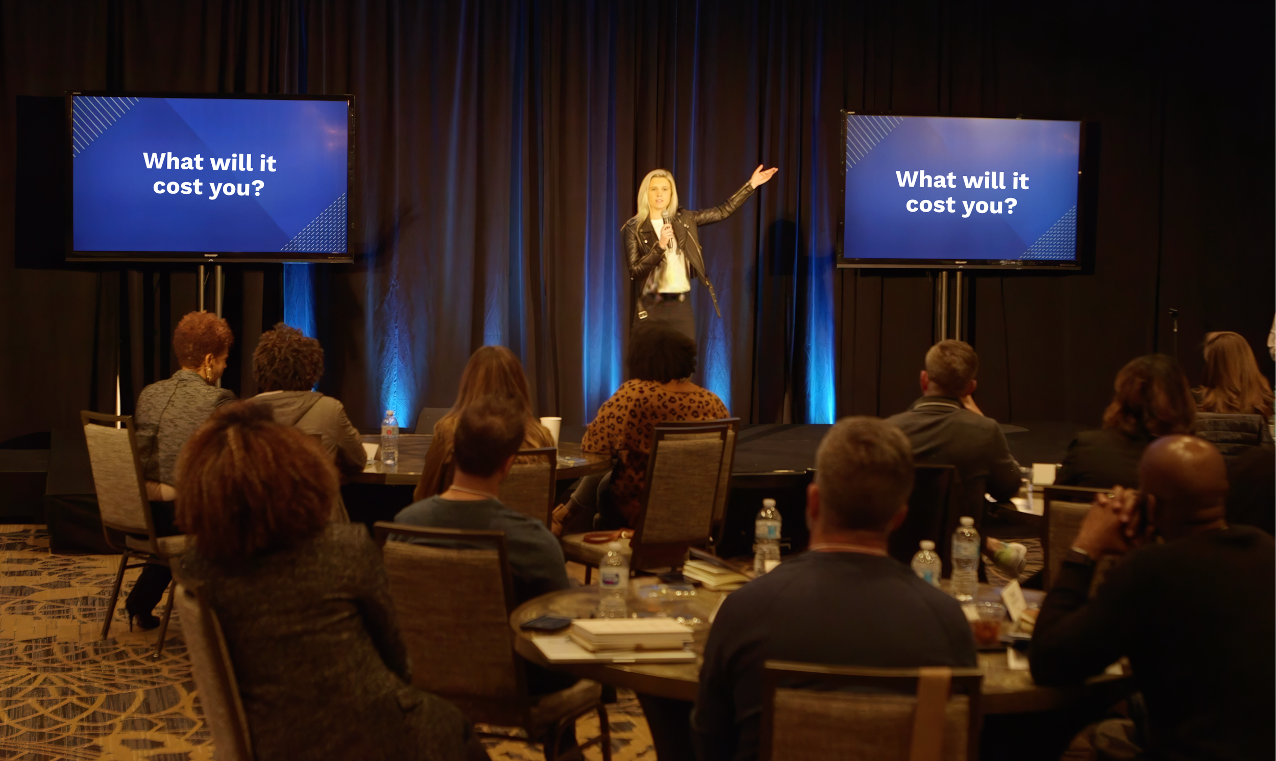 Zoe Asher | Keynote Speaker on Loneliness, Connection & Workplace Culture