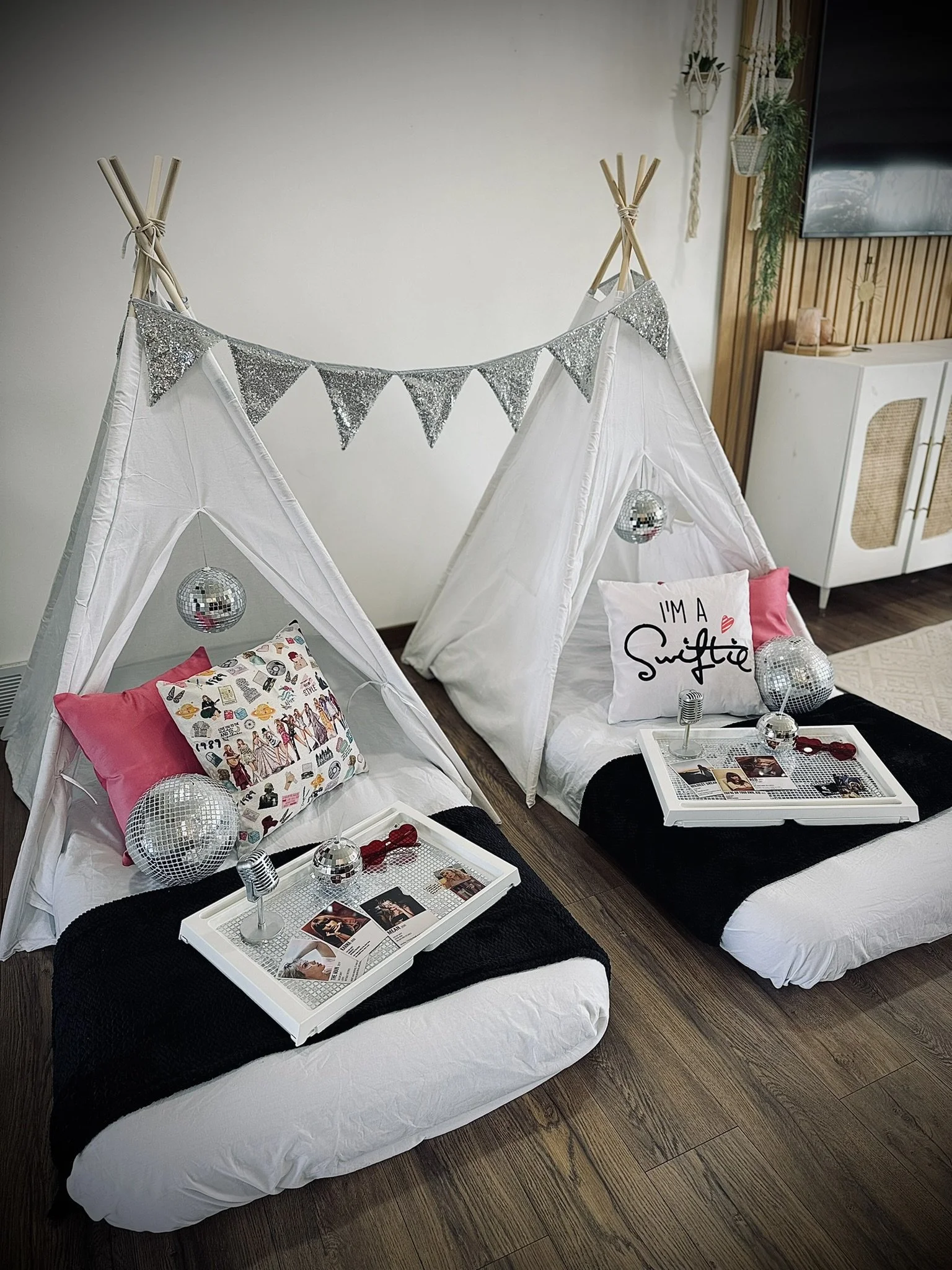 THEMES — SLEEPY TEEPEES