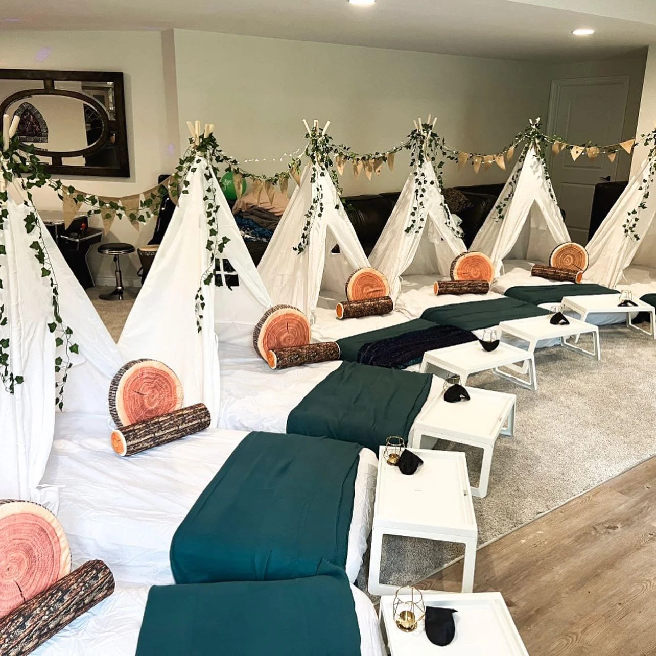 THEMES — SLEEPY TEEPEES