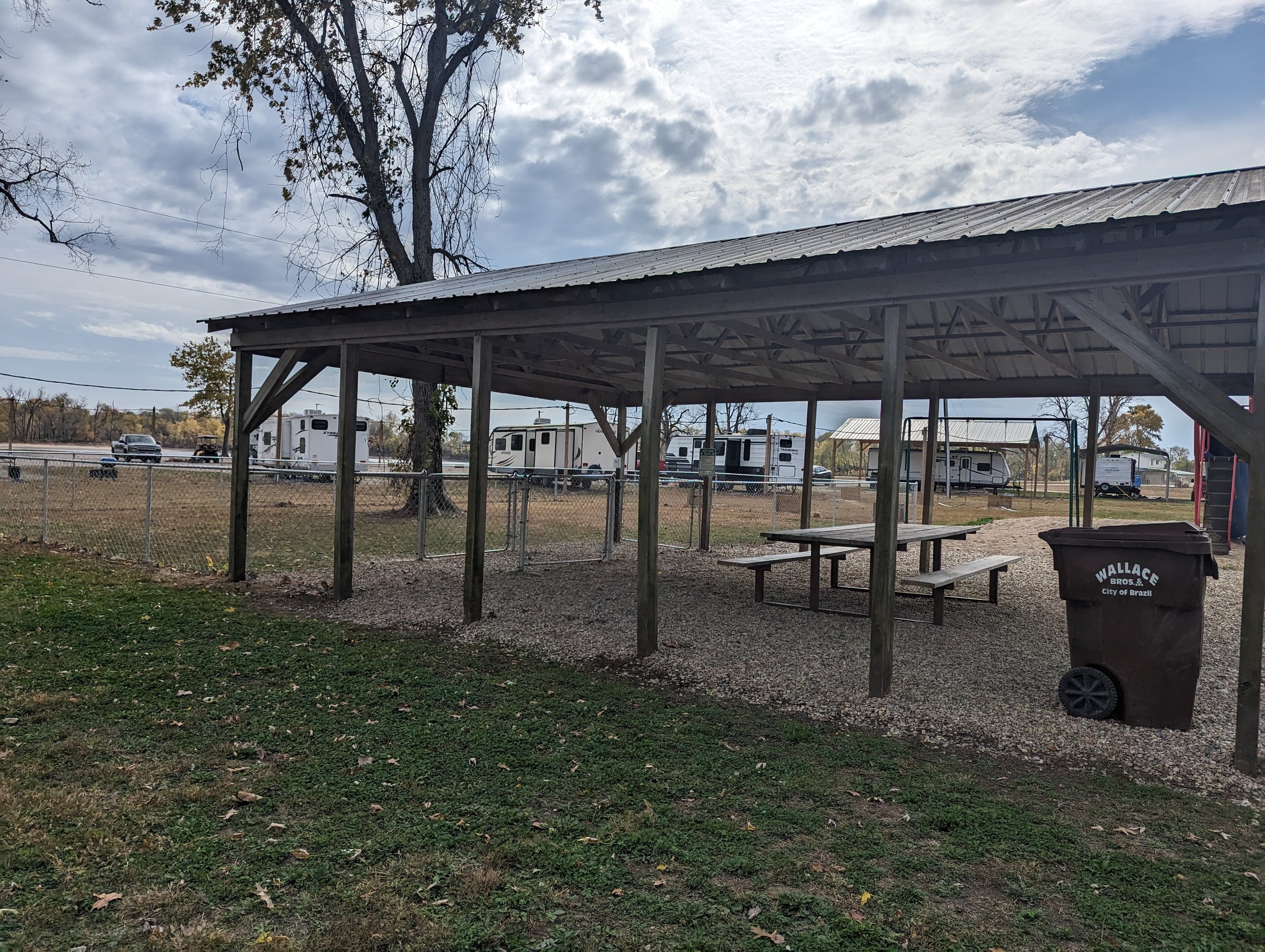 Amenities — Lazy L Lake