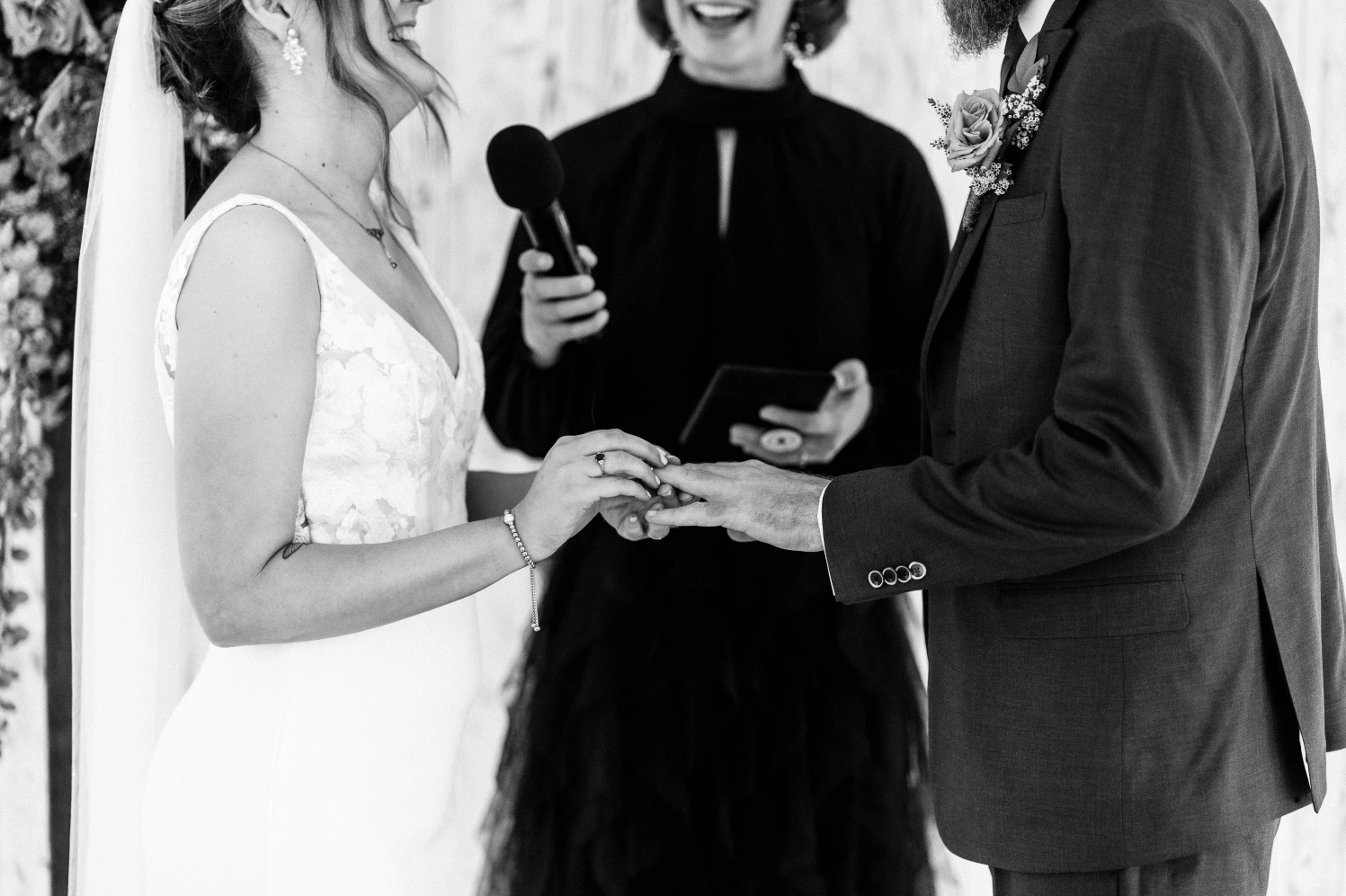 Position of bride and groom in wedding ceremony 60 photos ...