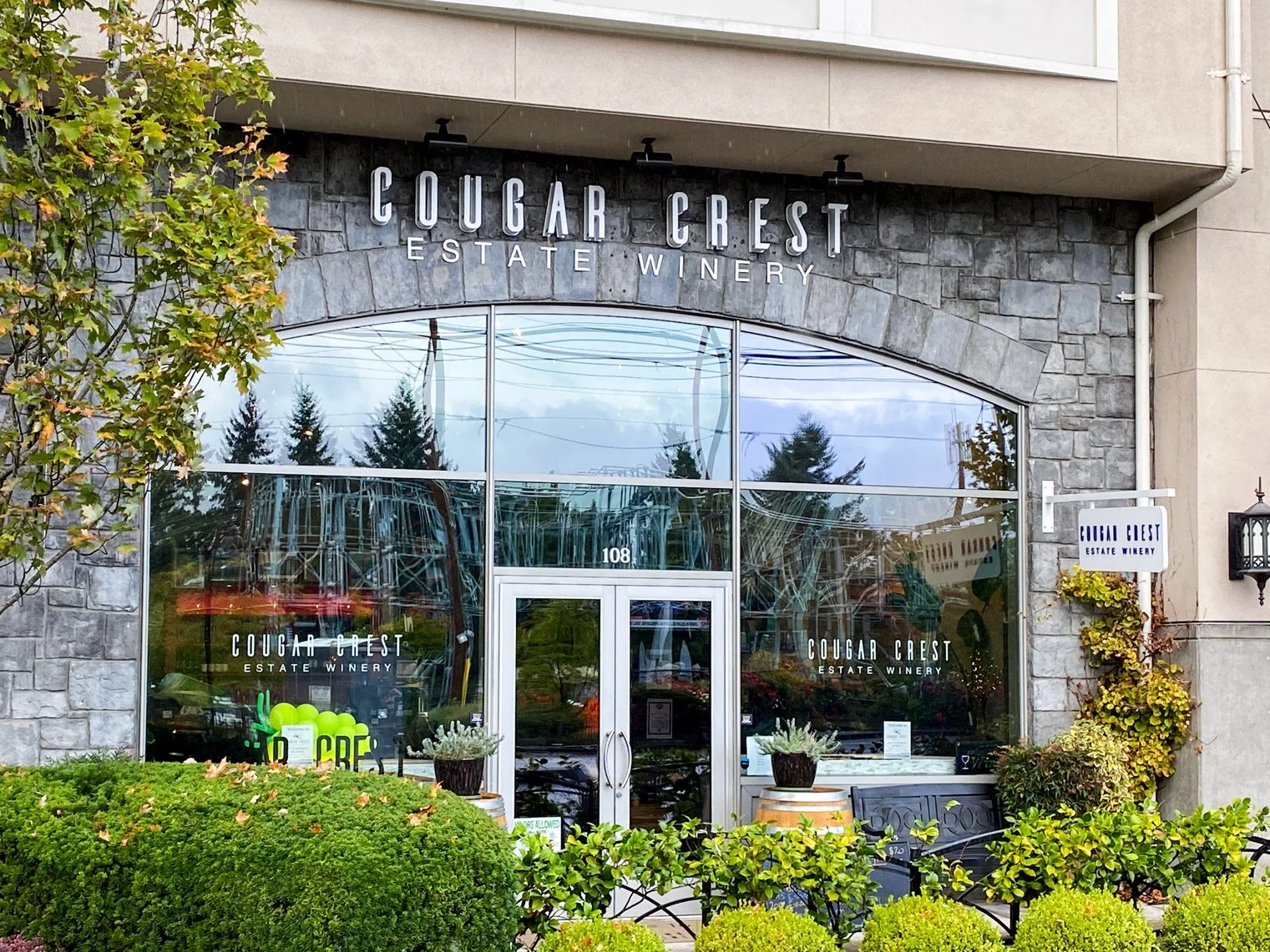 Cougar Crest Estate Winery — Meyer Sign Co.