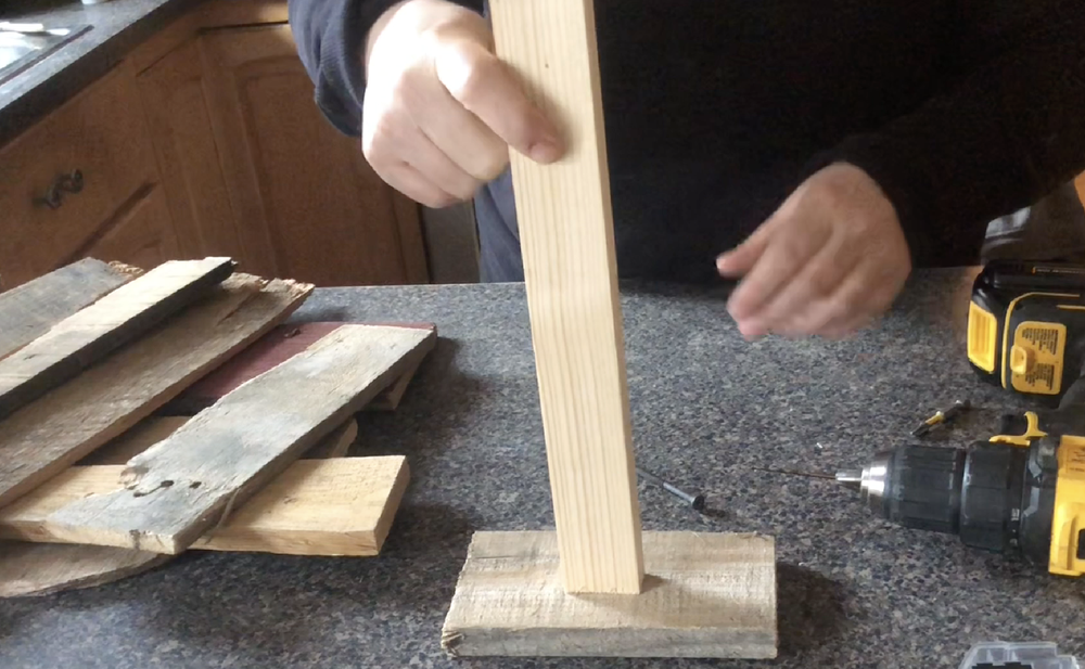 How To Make a Pallet Board Tree — FLEA MARKET RESCUE