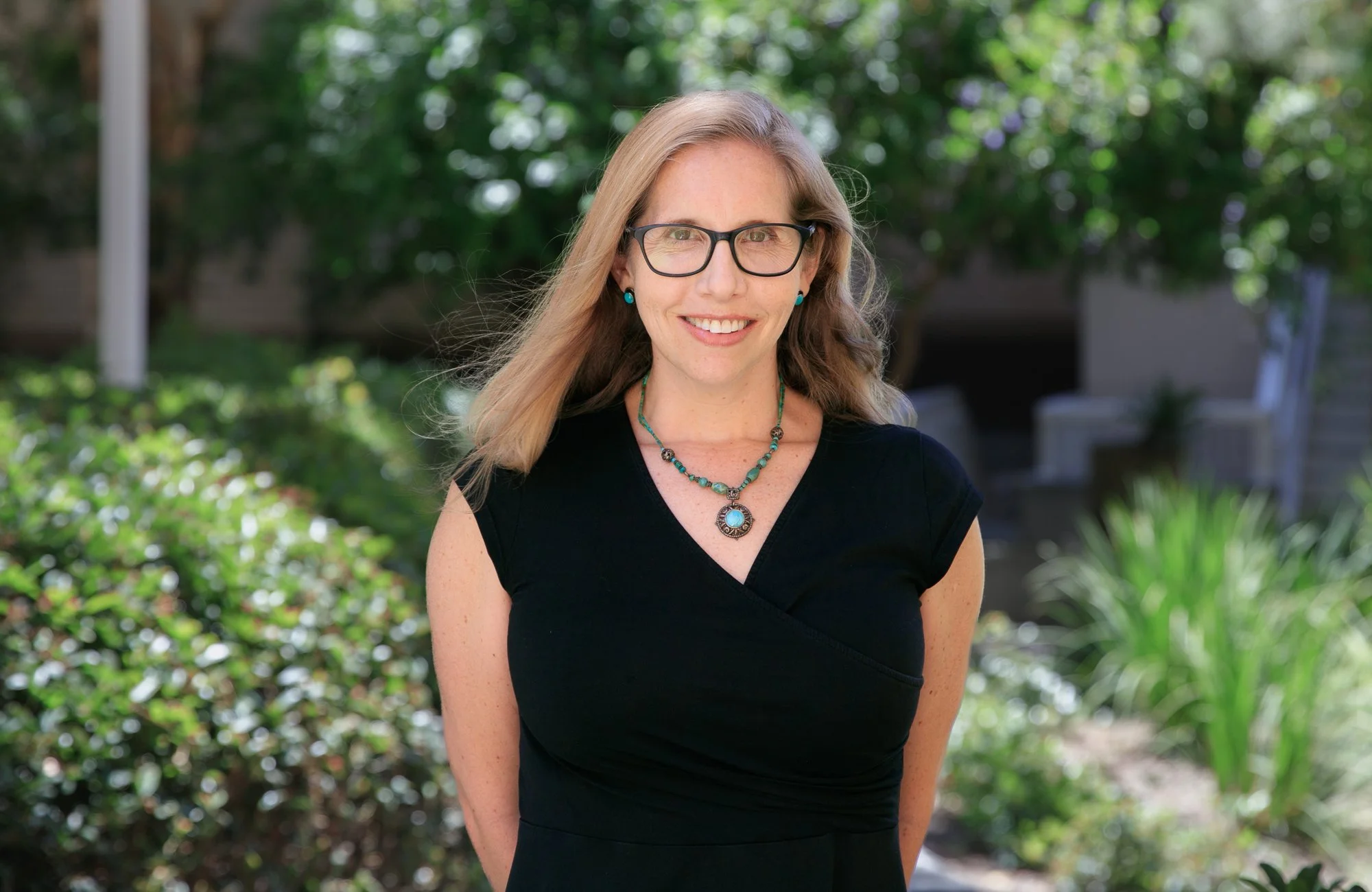 Let's Connect — Dr. Jessica Borelli | Therapist and Author