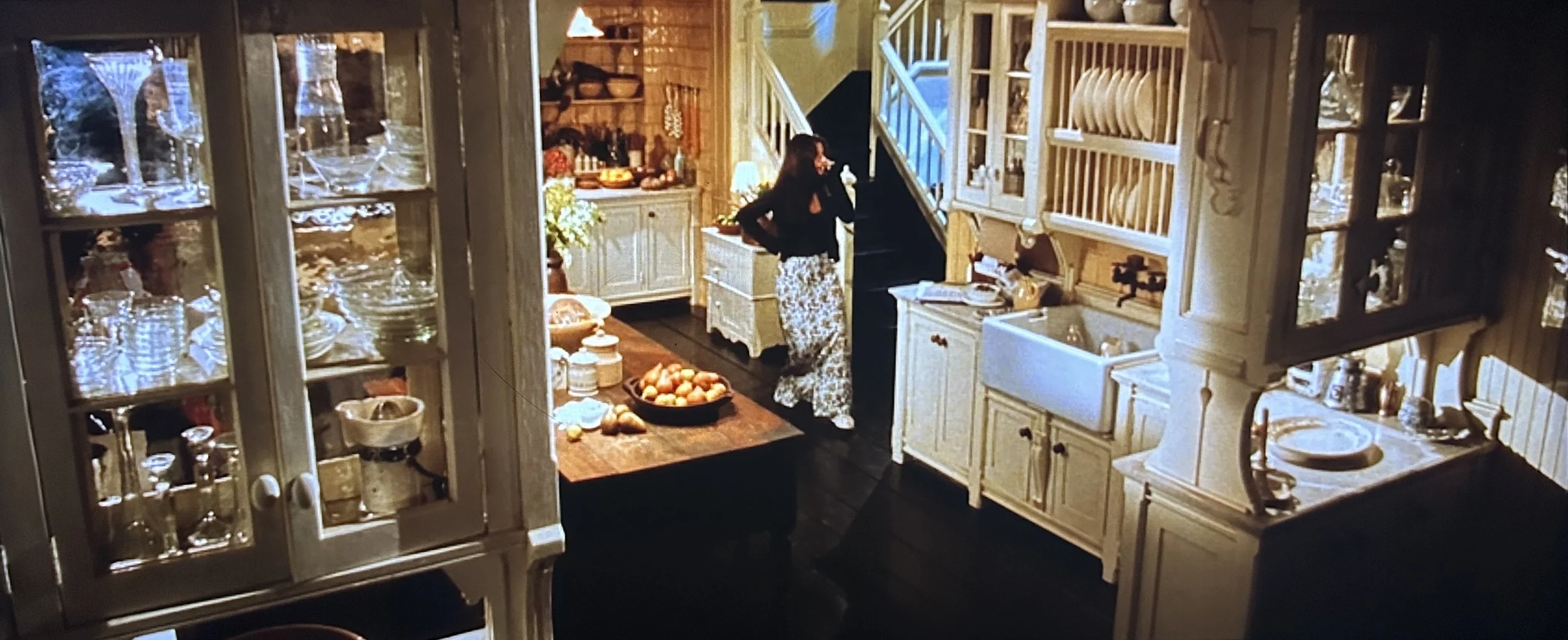 Practical Magic Home Decor Style: How to Get This Cozy Witch Aesthetic ...