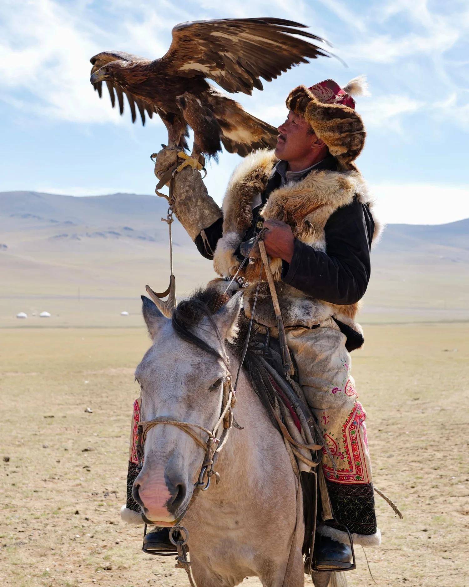 Eagle Festival in Mongolia: A Complete Guide to the Golden Eagle Festival (2025) — Sayat Travel