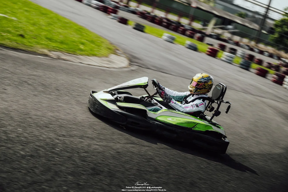 高雄 TKS 卡丁車場｜暢玩吃到飽 × 單雙人車 × 專屬優惠開跑！ — K1 Racing