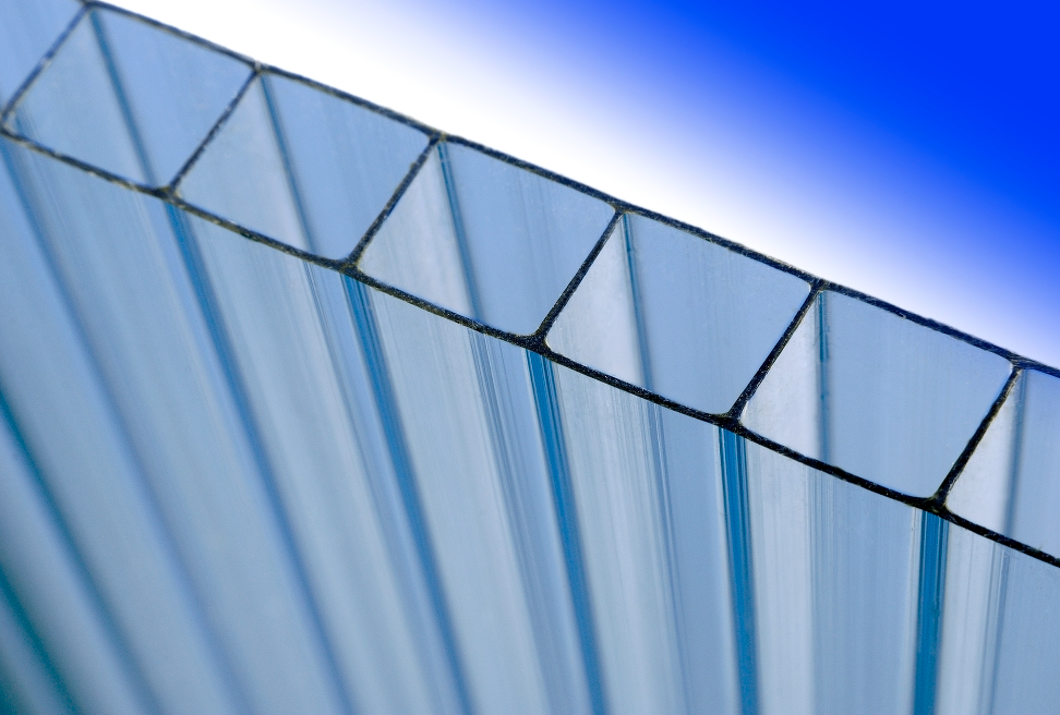 POOL ENCLOSURE FEATURES — Retract Enclosures