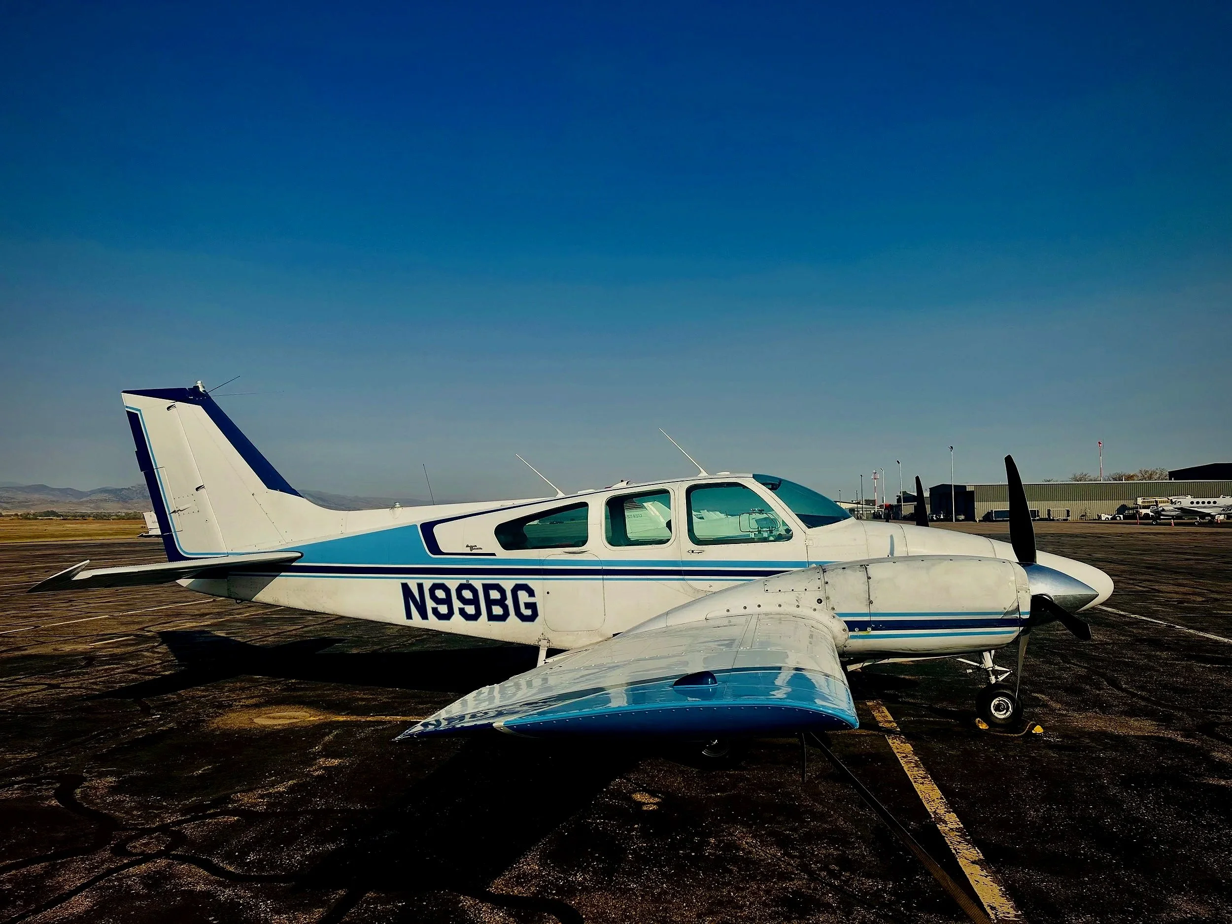 theflyingschool.com