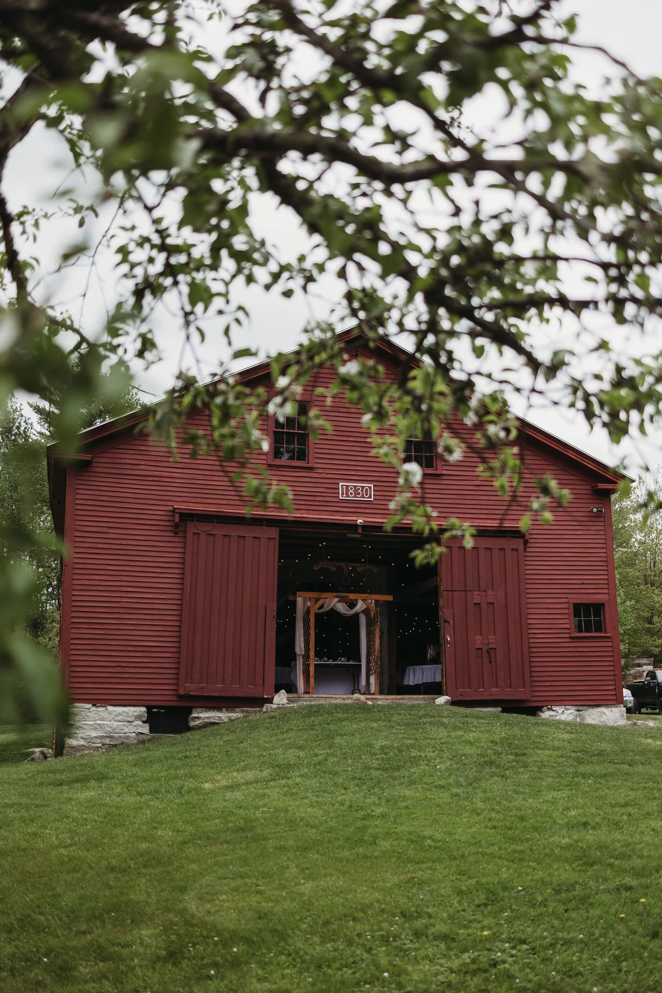 The 1830 Wedding Barn