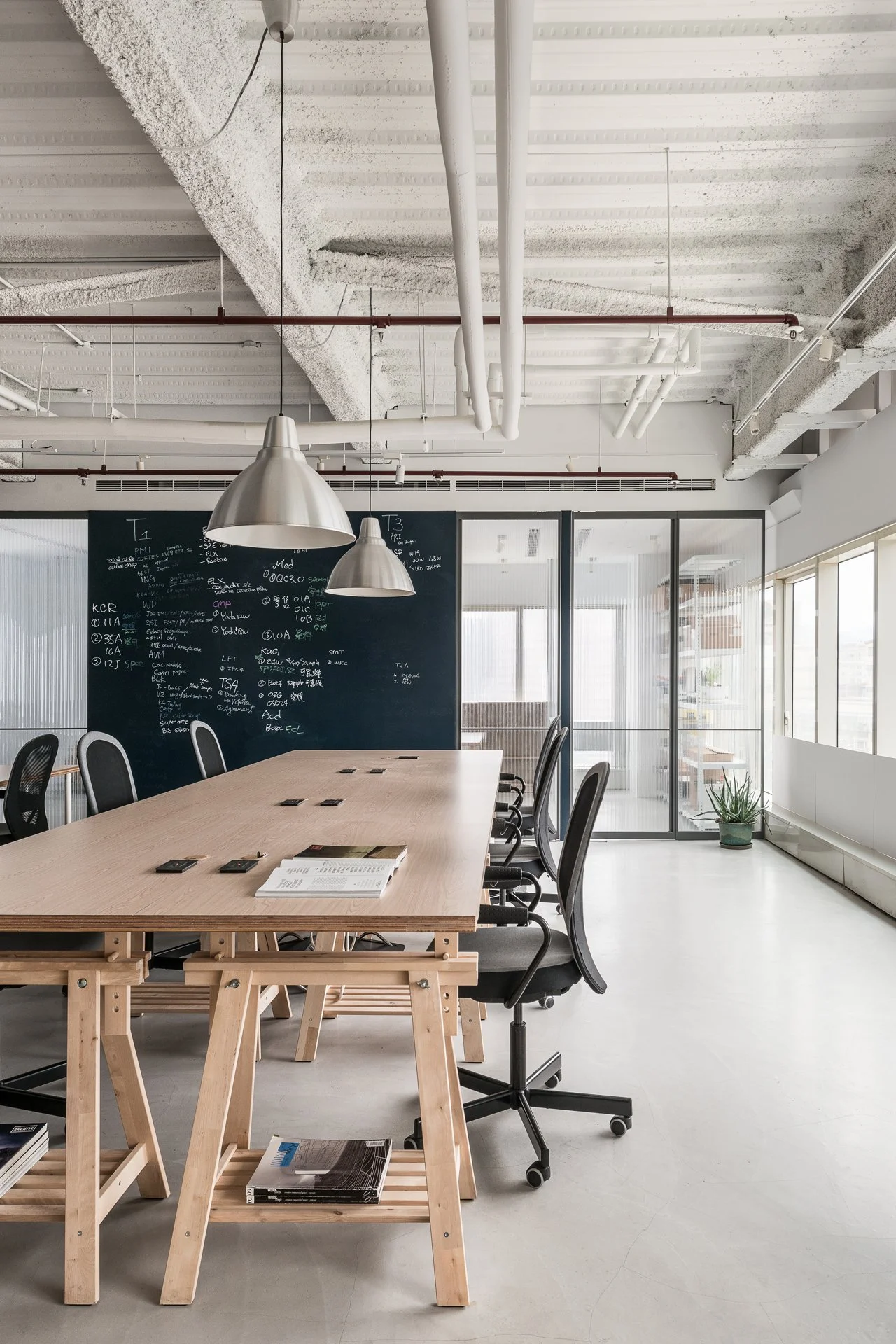 Ktec Office — Radius Interior Design 伴境空間設計