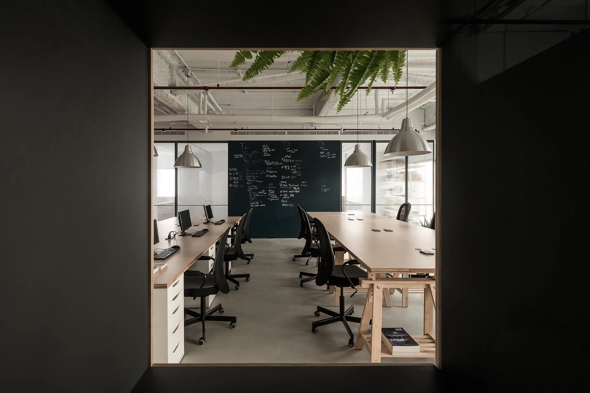 Ktec Office — Radius Interior Design 伴境空間設計