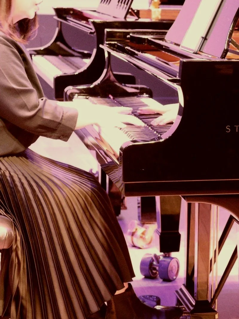 Ellie Lee - Piano