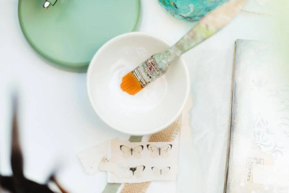 Free 5-day online class about mixed media art supplies!