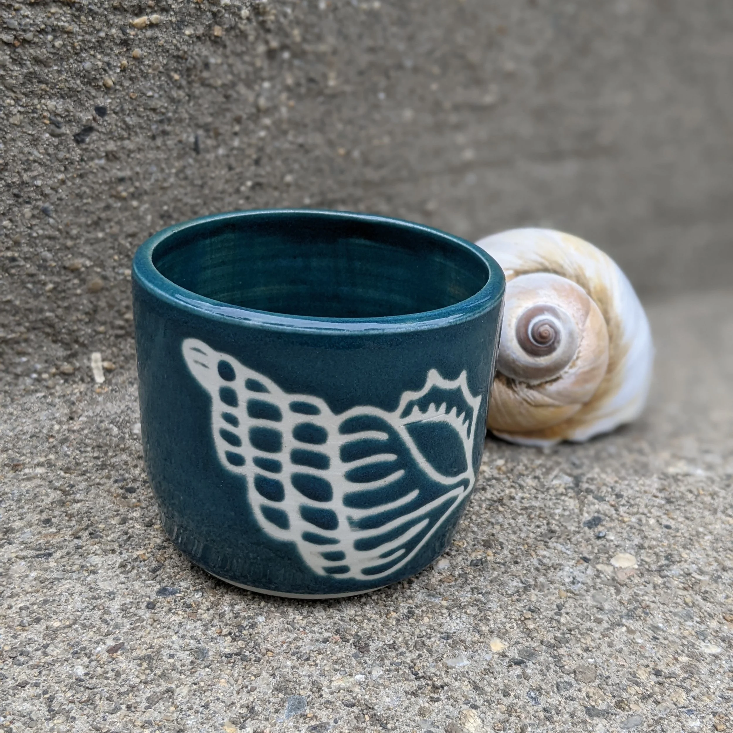 How to Use Vinyl Stickers as a Surface Decoration for Pottery — Meesh ...