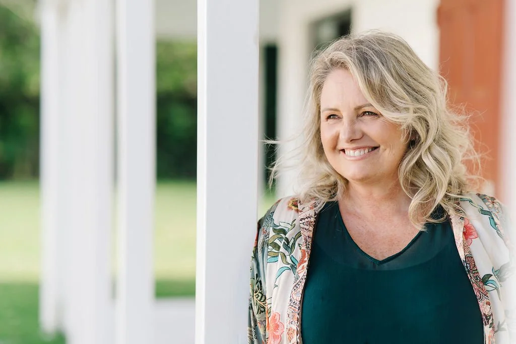 About — ROBYN MUNRO HAIR