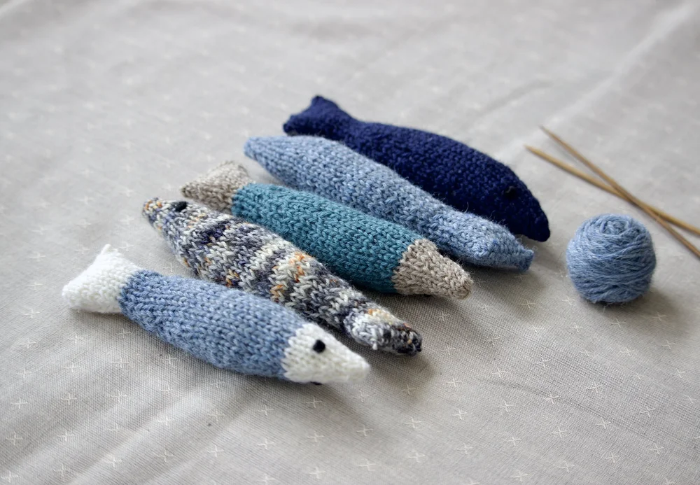 Free Knitting Pattern: Little Knit Fish — Classical Songbird Designs