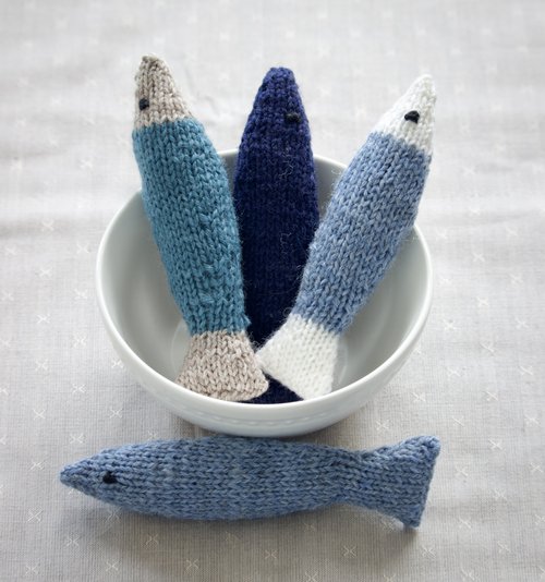 Free Knitting Pattern: Little Knit Fish — Classical Songbird Designs