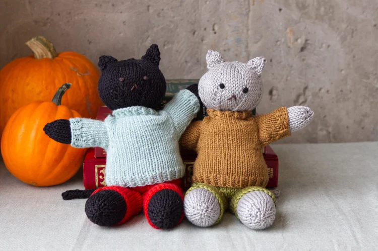 Stuffie Knitting Pattern: Dumpling Cat — Classical Songbird Designs