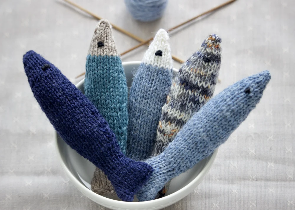 Free Knitting Pattern: Little Knit Fish — Classical Songbird Designs