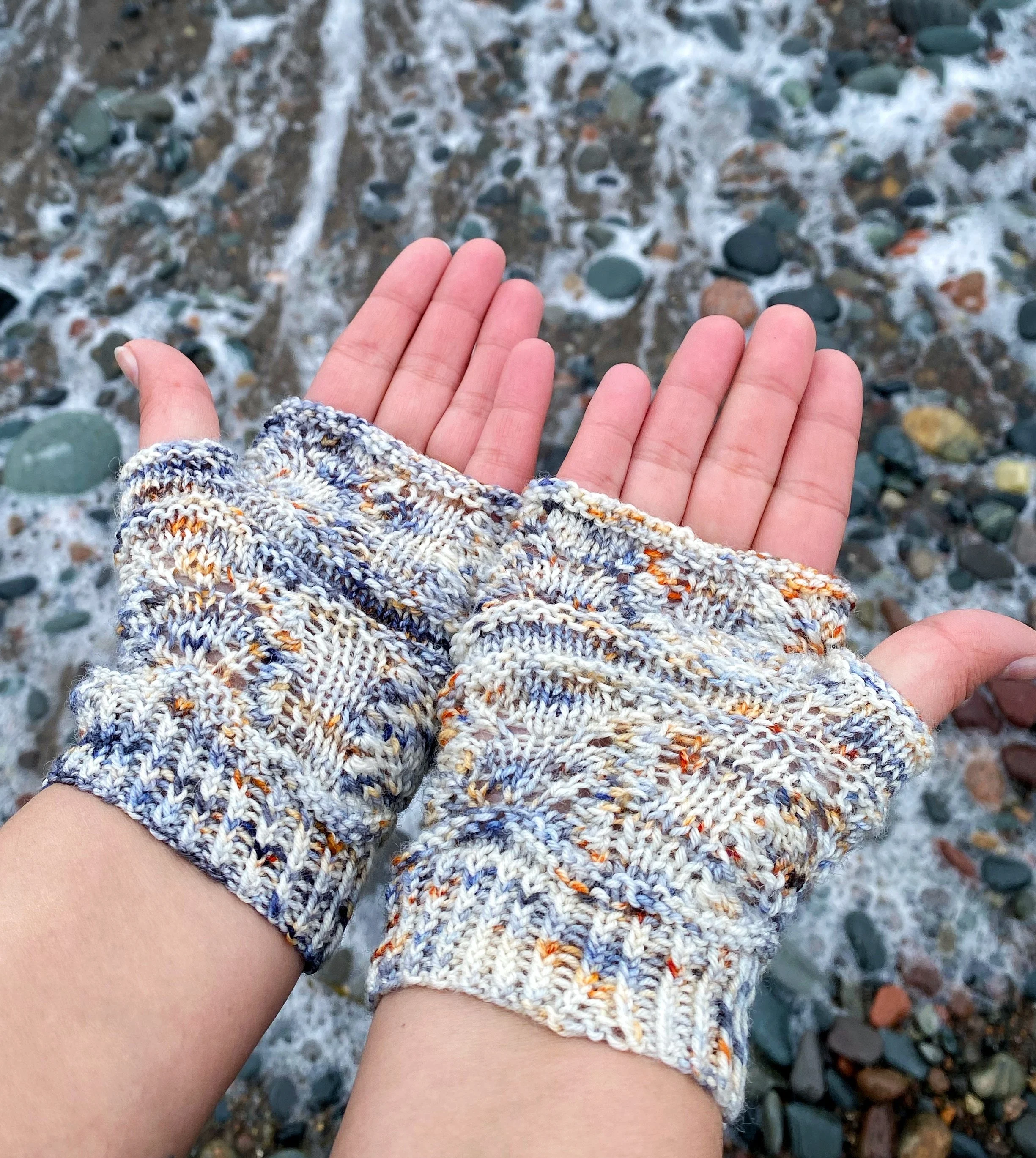 Fingerless Mitt Knitting Pattern: Low Tides — Classical Songbird Designs