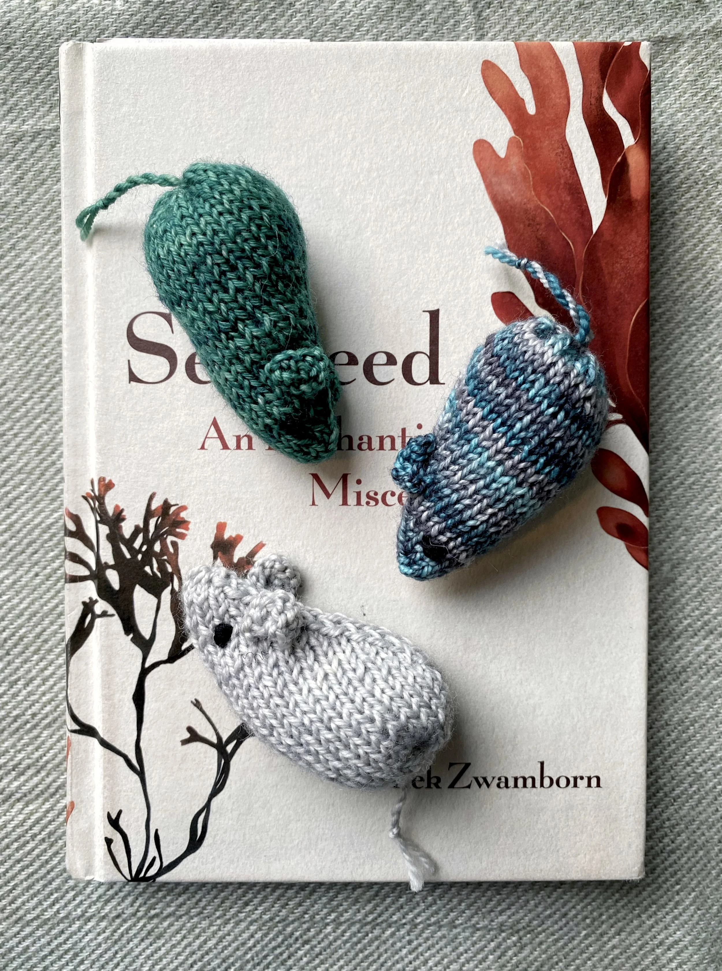 Free Knitting Pattern: Little Knit Mice — Classical Songbird Designs