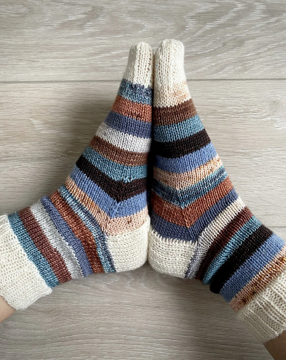 How to Knit Scrappy Socks — Classical Songbird Designs