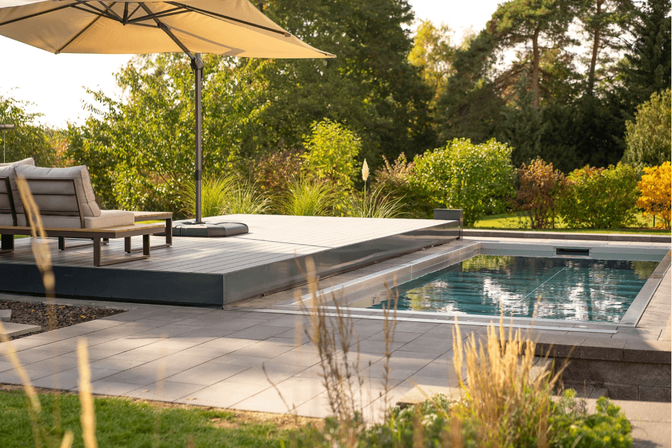 Sliding Deck | Pool Cover Solutions - Discover the possibility!