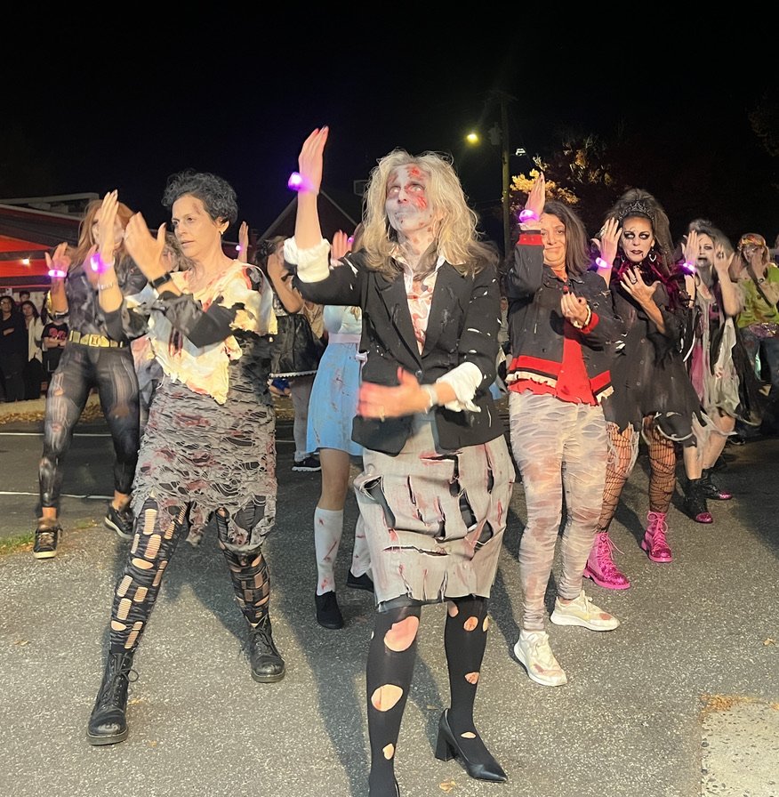 About Us — Mombies