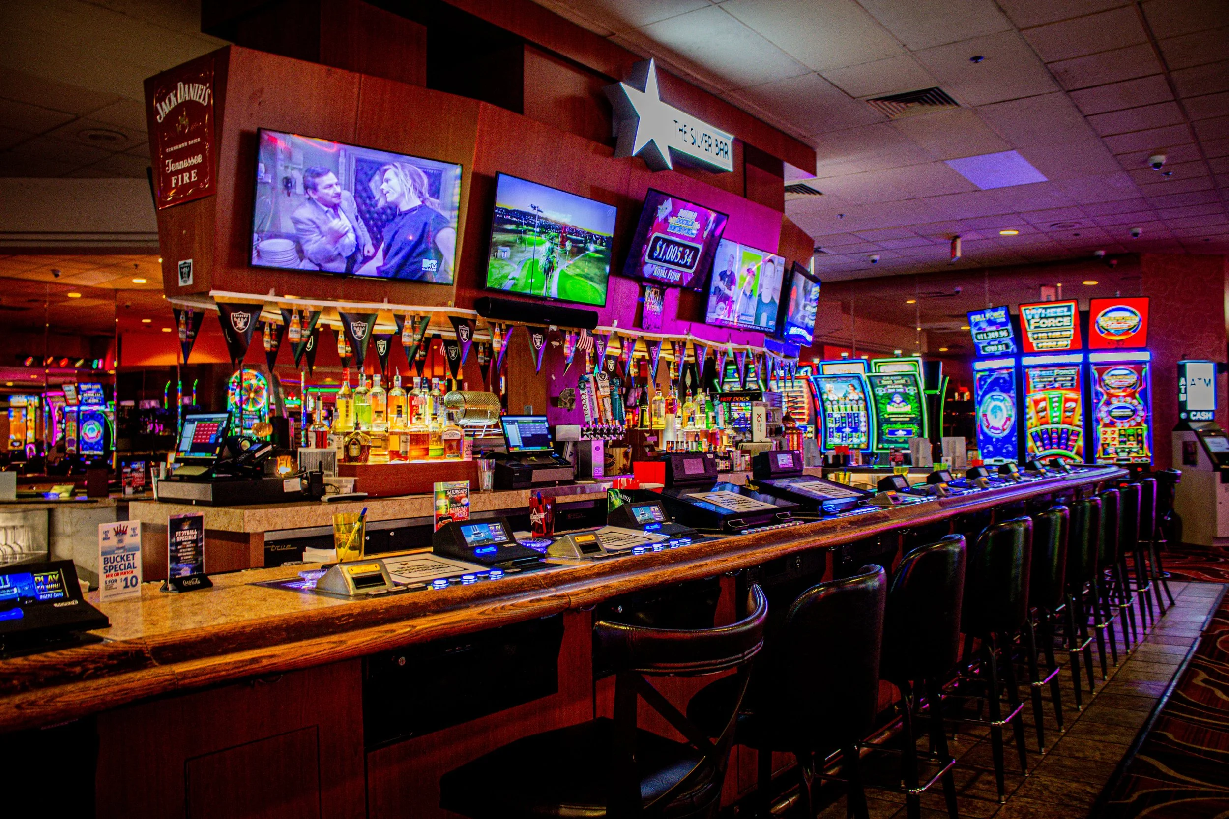 Restaurants & Bars — The Pass Casino