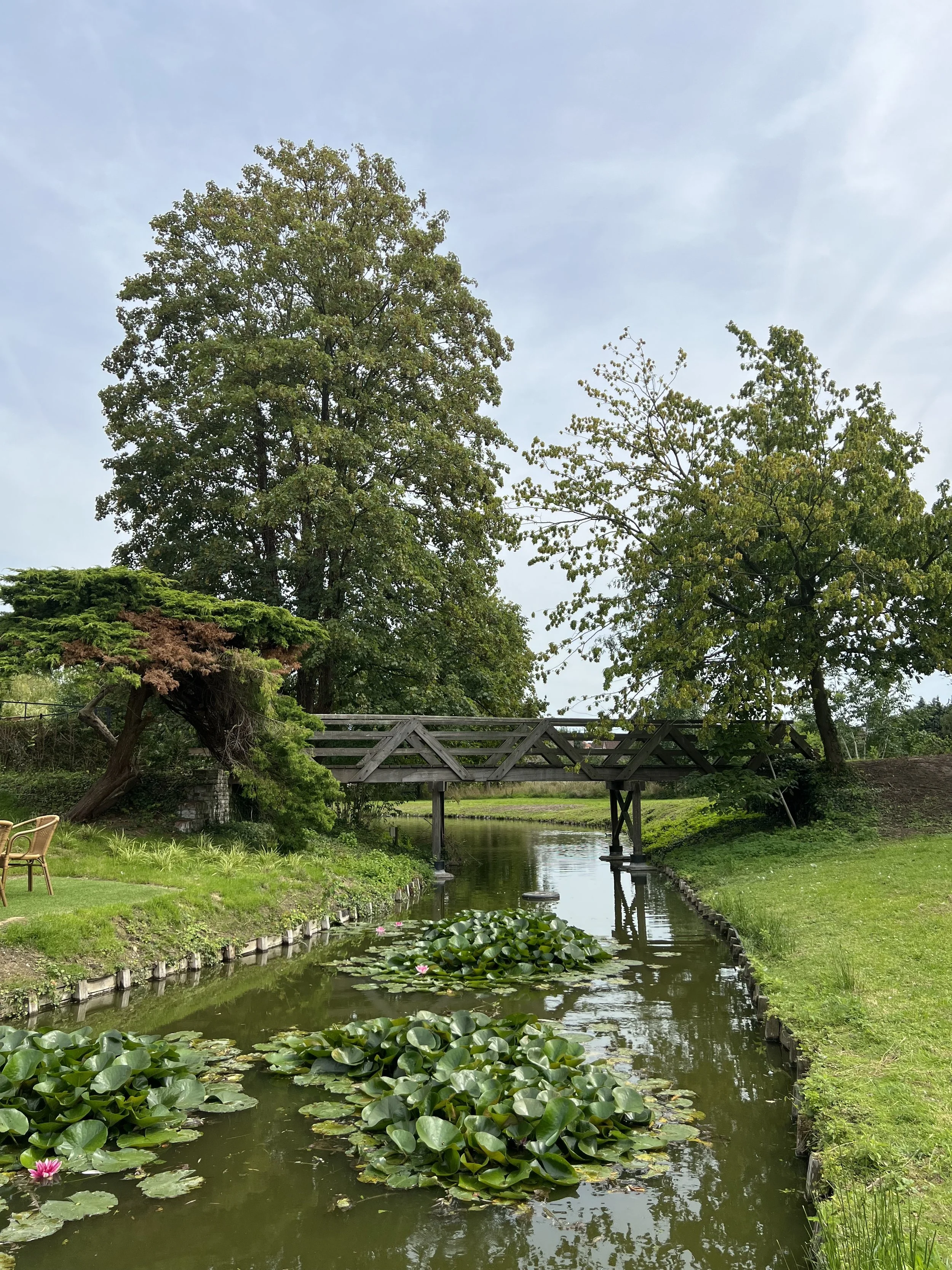 Over het kasteel — Chateau de Looz