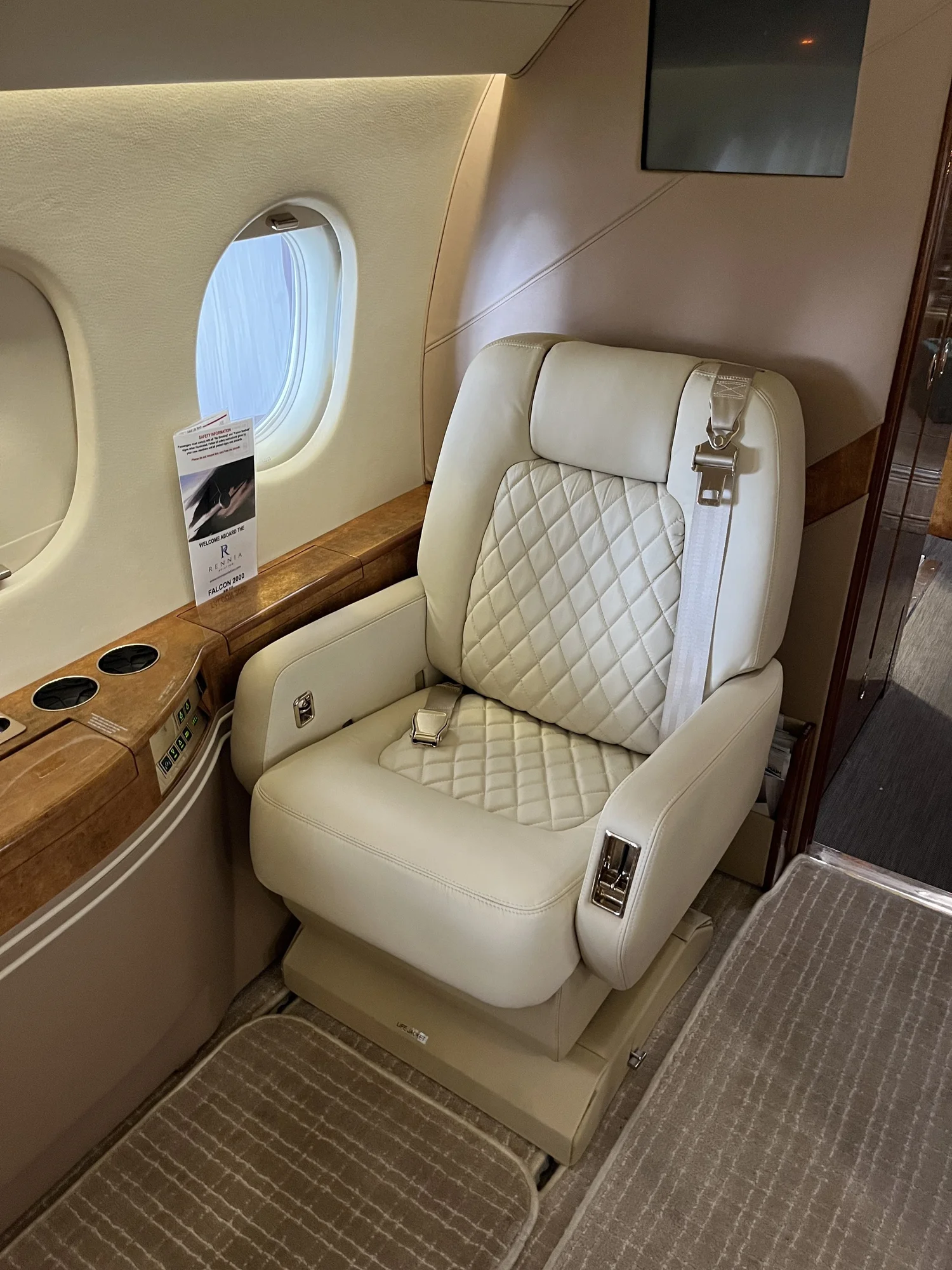 Falcon 2000 Custom Refurbishment — Hoovers Aircraft Interiors