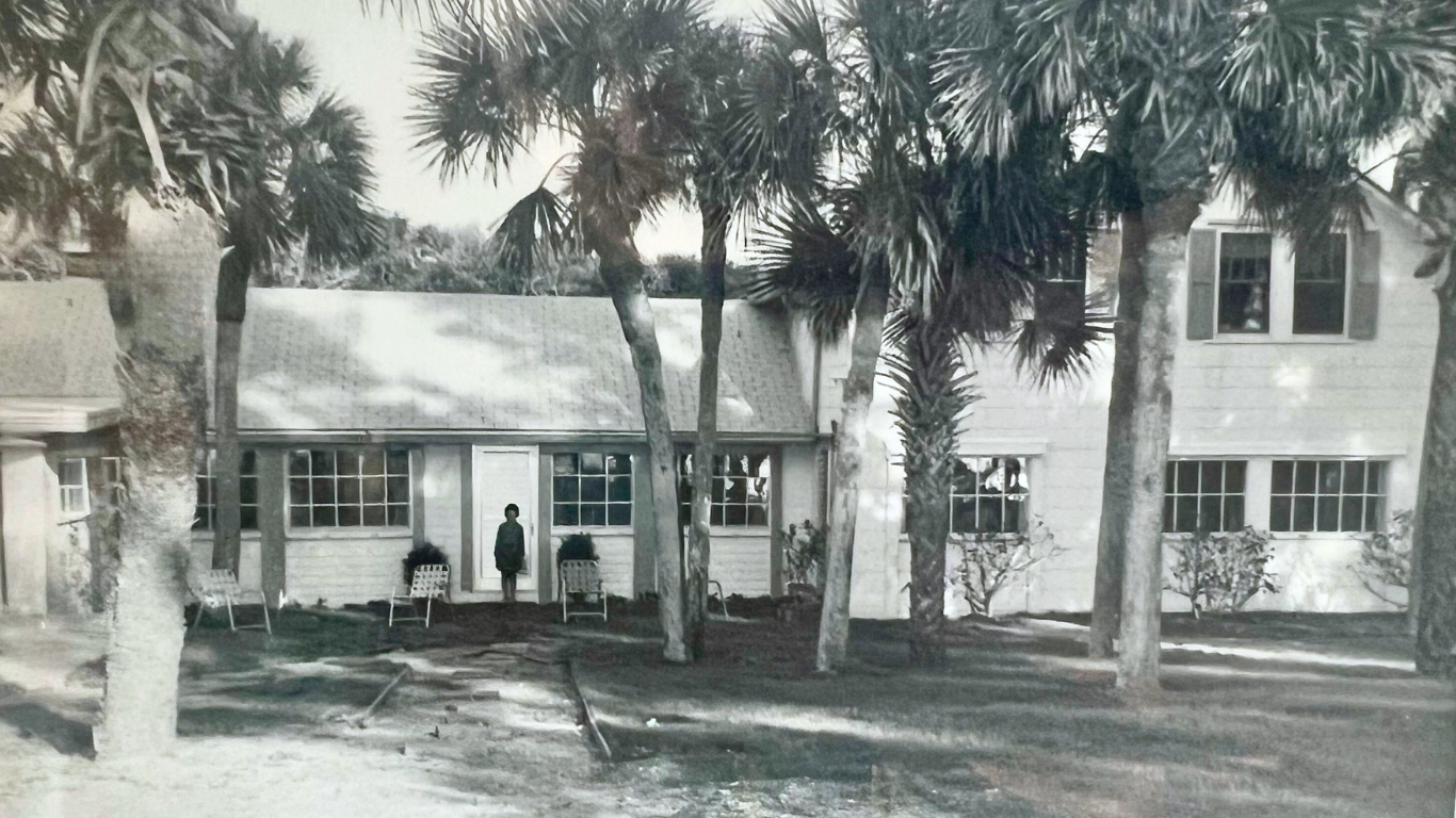 Manasota Beach Club | Historic Resort in Manasota Key, Florida