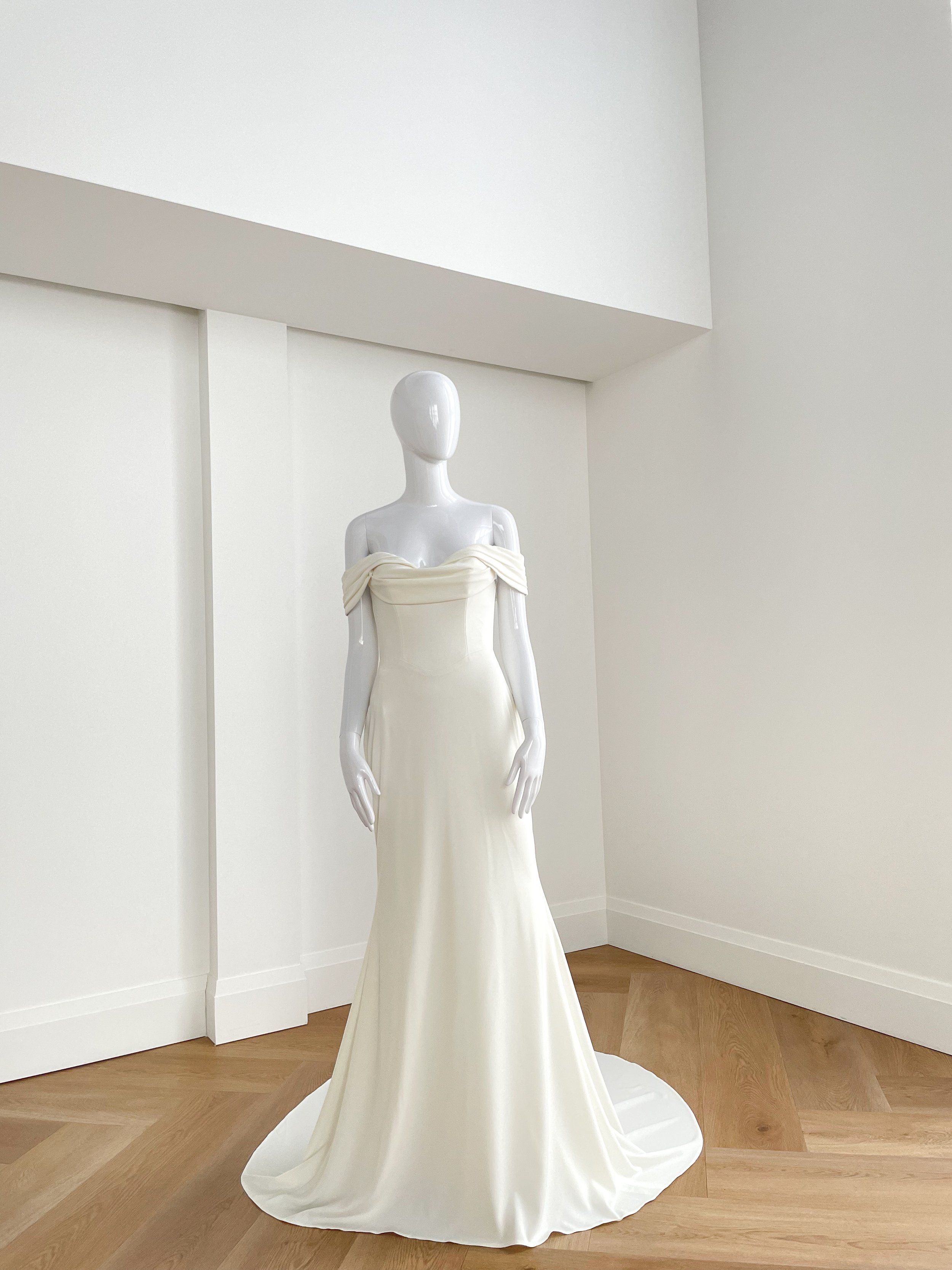 Primrose — Lis Simon