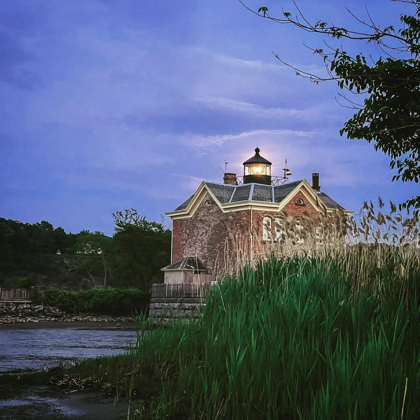 SAUGERTIES LIGHTHOUSE