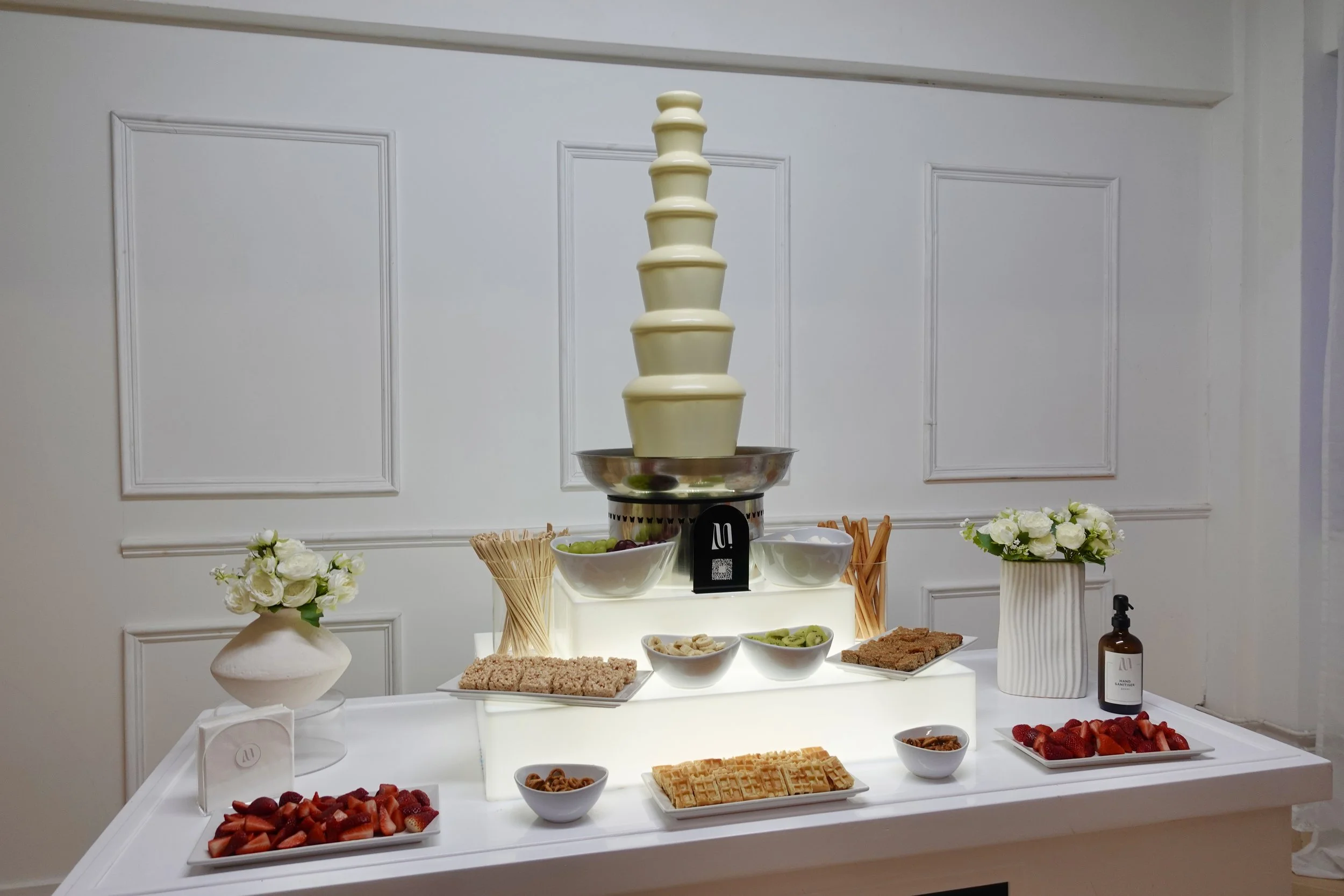 Luxurious Chocolate Fountain: Indulge in a Cascading River of ...