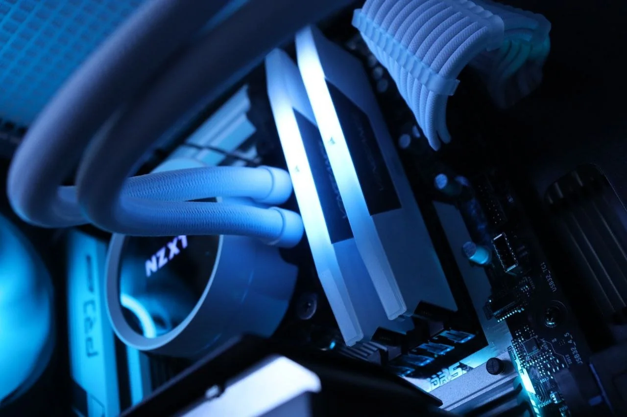 Charger — JH COMPUTER SERVICES