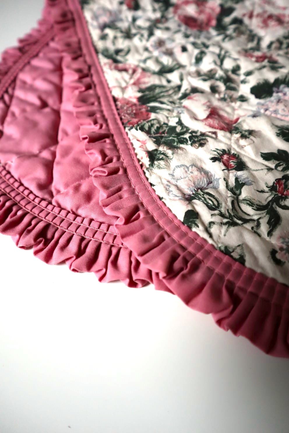 DIY Toiletry Bag | Upcycling a Place Mat — Made on Mill