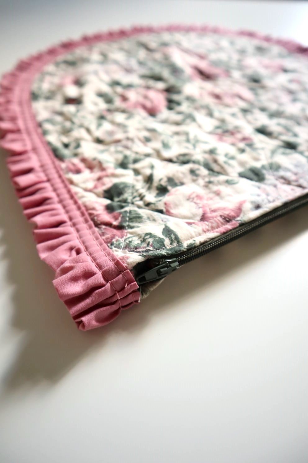 DIY Toiletry Bag | Upcycling a Place Mat — Made on Mill