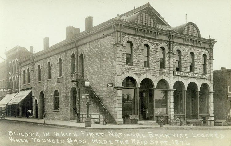 1876 Bank Raid — Northfield History Center