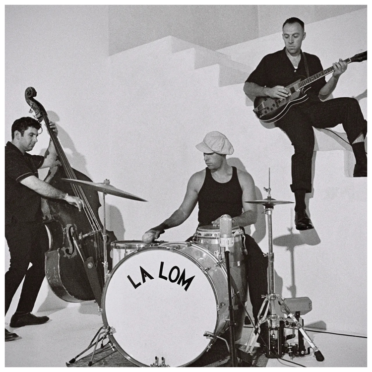 ABOUT — LA LOM
