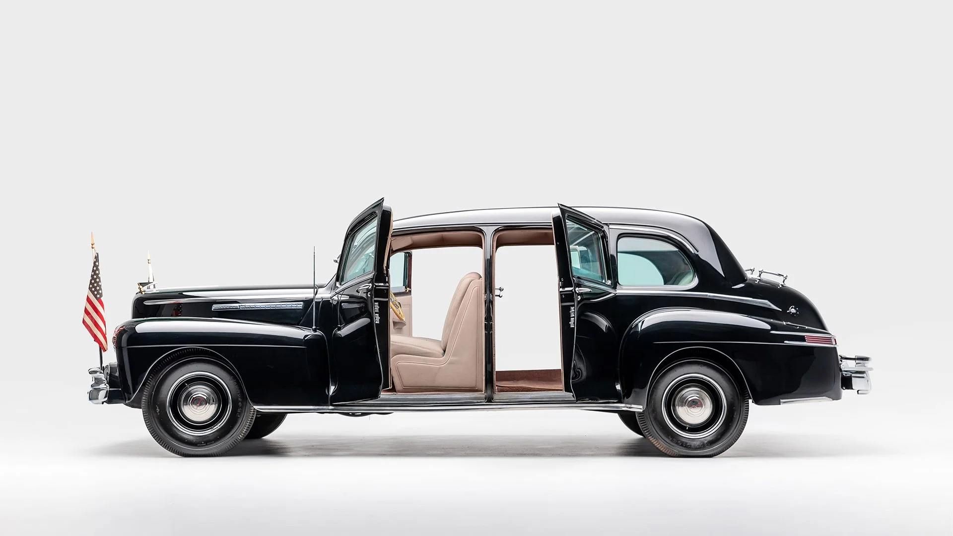 1942/46 Lincoln Custom Limousine — Petersen Automotive Museum