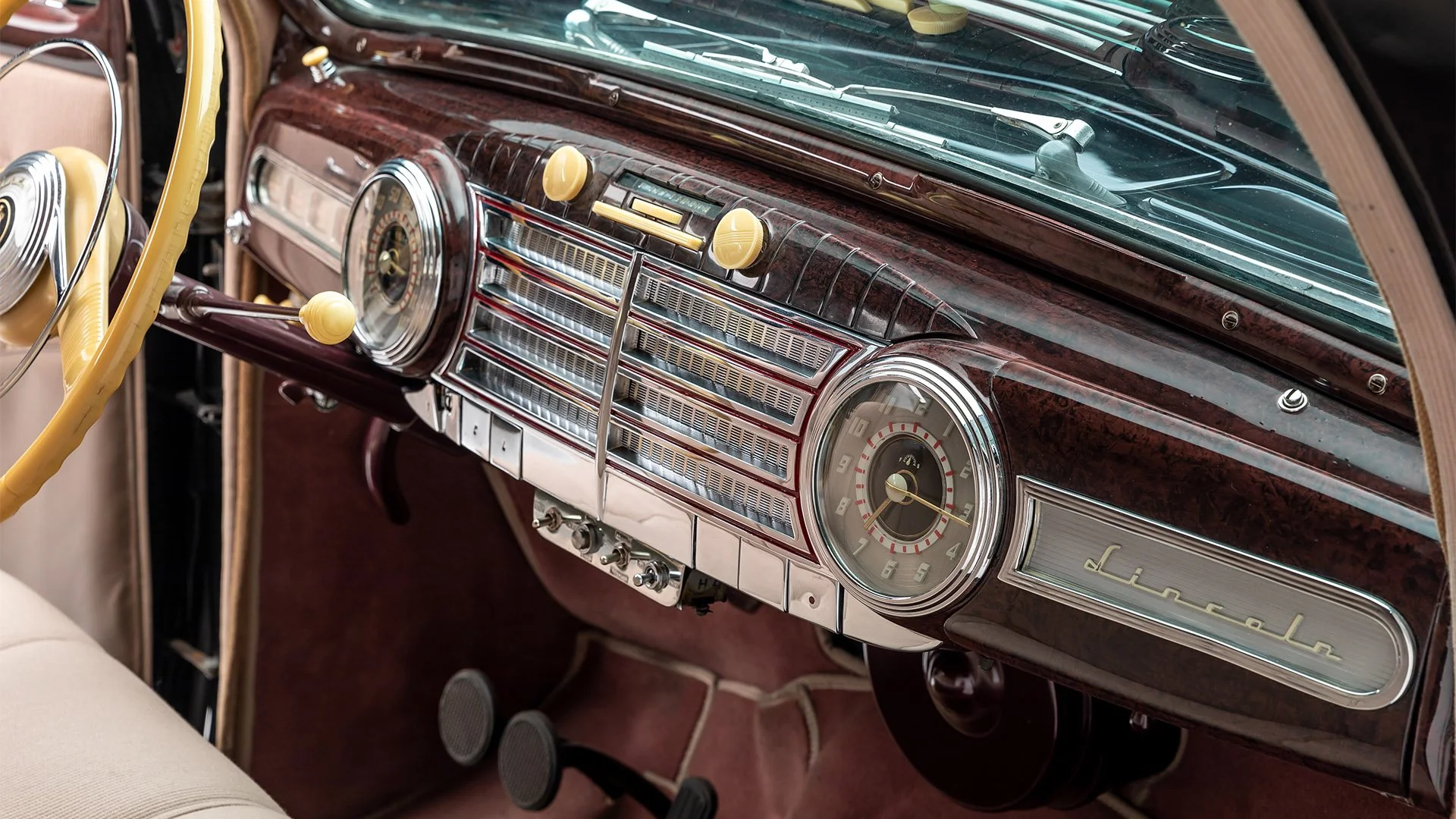 1942/46 Lincoln Custom Limousine — Petersen Automotive Museum
