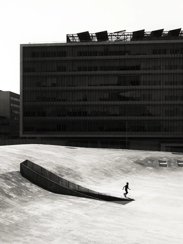 High-contrast — RUPERT VANDERVELL