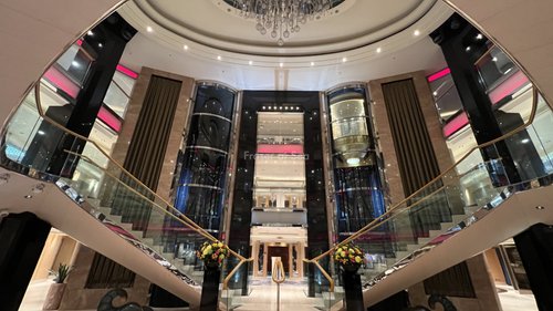 Here’s EVERY VENUE Onboard Azura, the Cruise Ship from PO Cruises: a ...