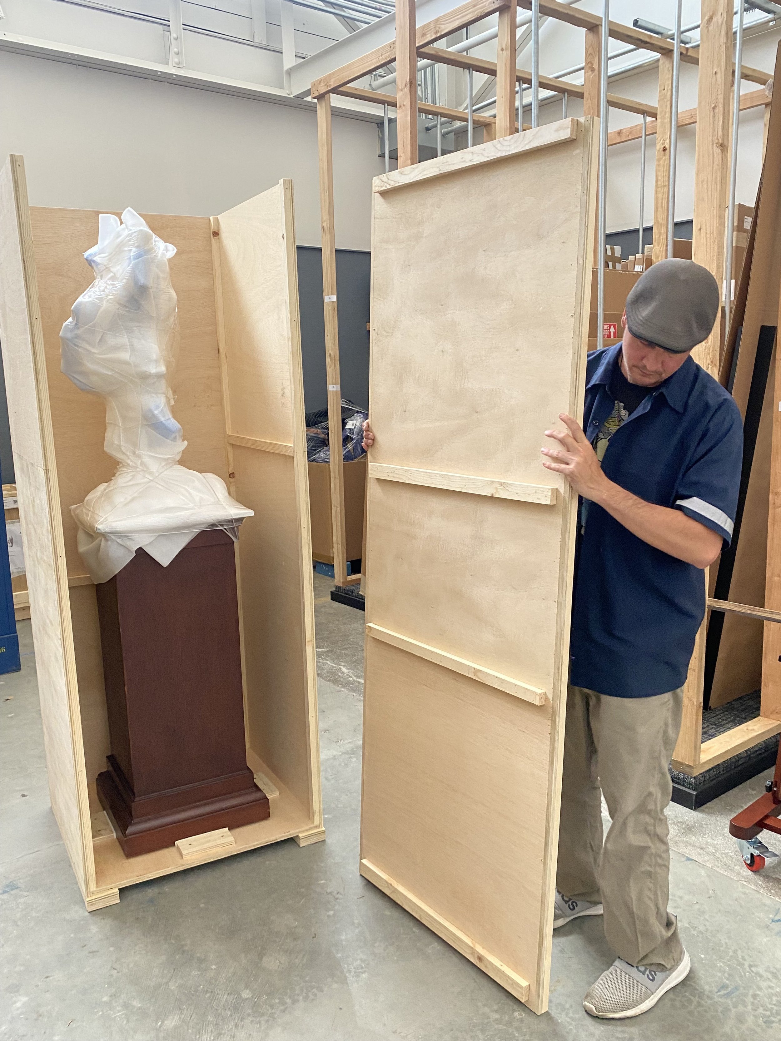 Custom Crates — Work of Art Services