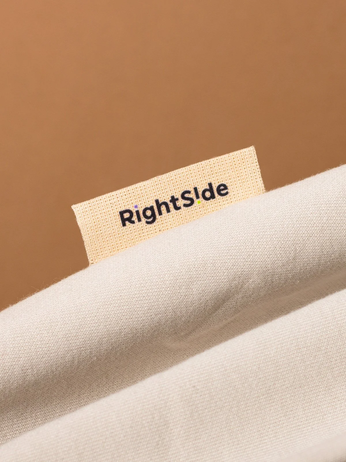 Branding for RightSide a clothing brand for children. | Estudio Albino