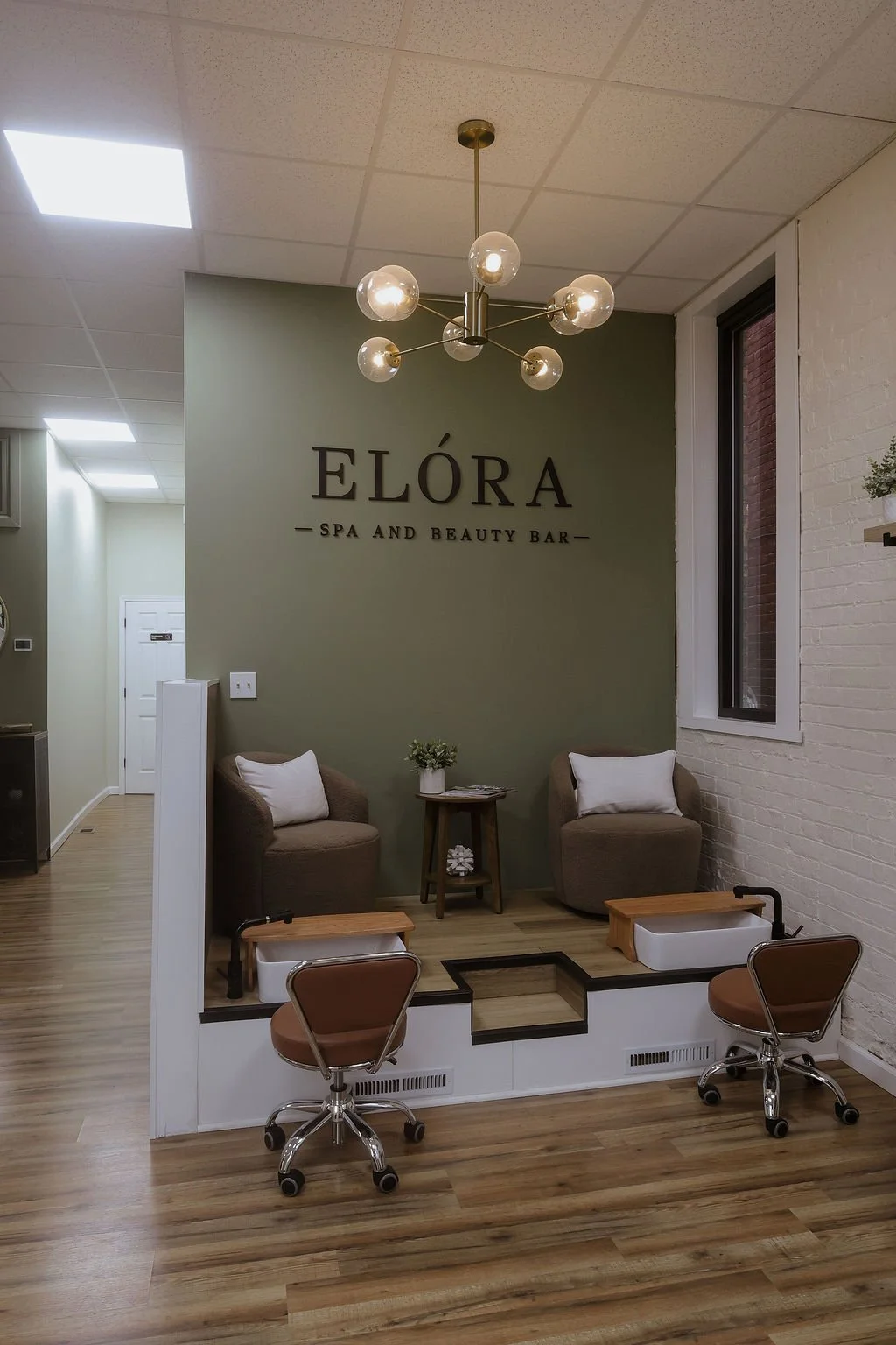 eloraspabeautybar.com