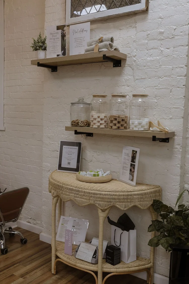 eloraspabeautybar.com