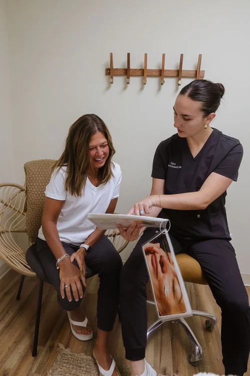 eloraspabeautybar.com